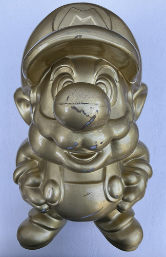 Super Mario Gold Statue Nintendo entertainment Store display kiosk ...
