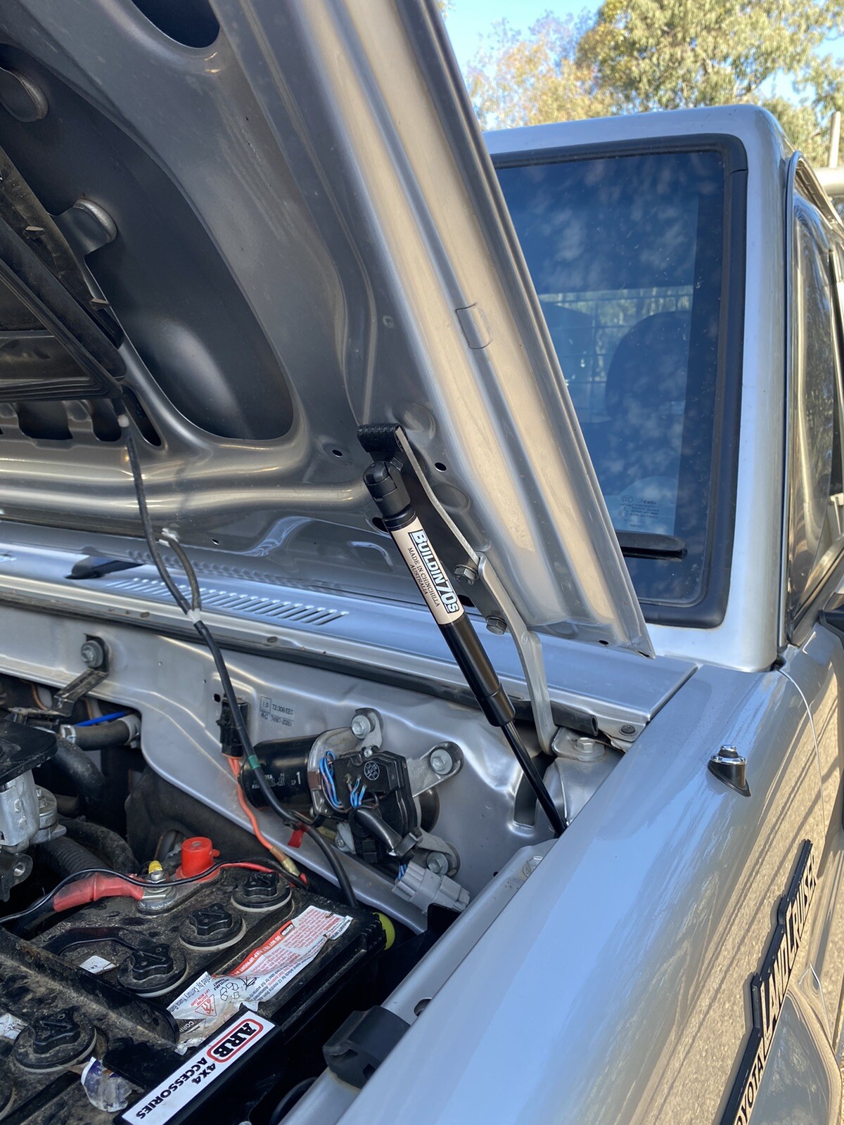 70 series Landcruiser Gas bonnet strut kit Suit 6cyl Hdj79 Hj75 Hzj75 ...