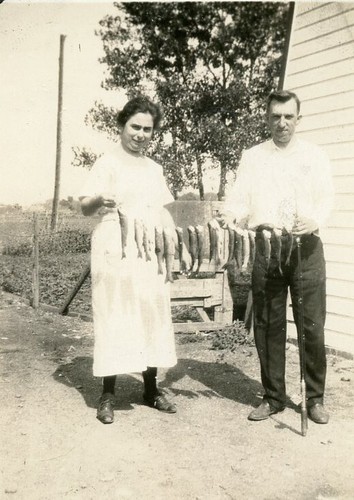 CC971 Original Vintage Photo COUPLE WITH STRING TROUT, FISHING c 1923 ...