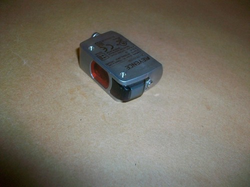 Keyence LR-ZB250CN Distance Based Laser Sensor Proximity Switch 250mm ...