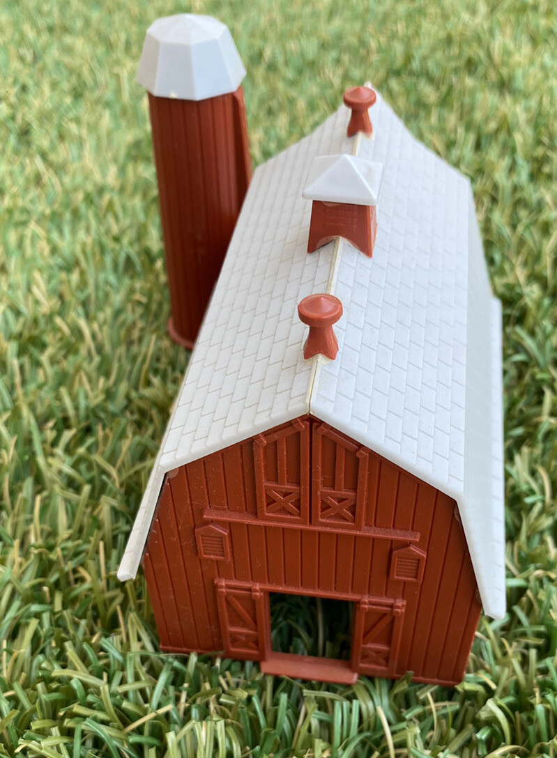 Revell Models Ho Scale Barn Vintage 1950's Revell HO Kit #T 9015 4