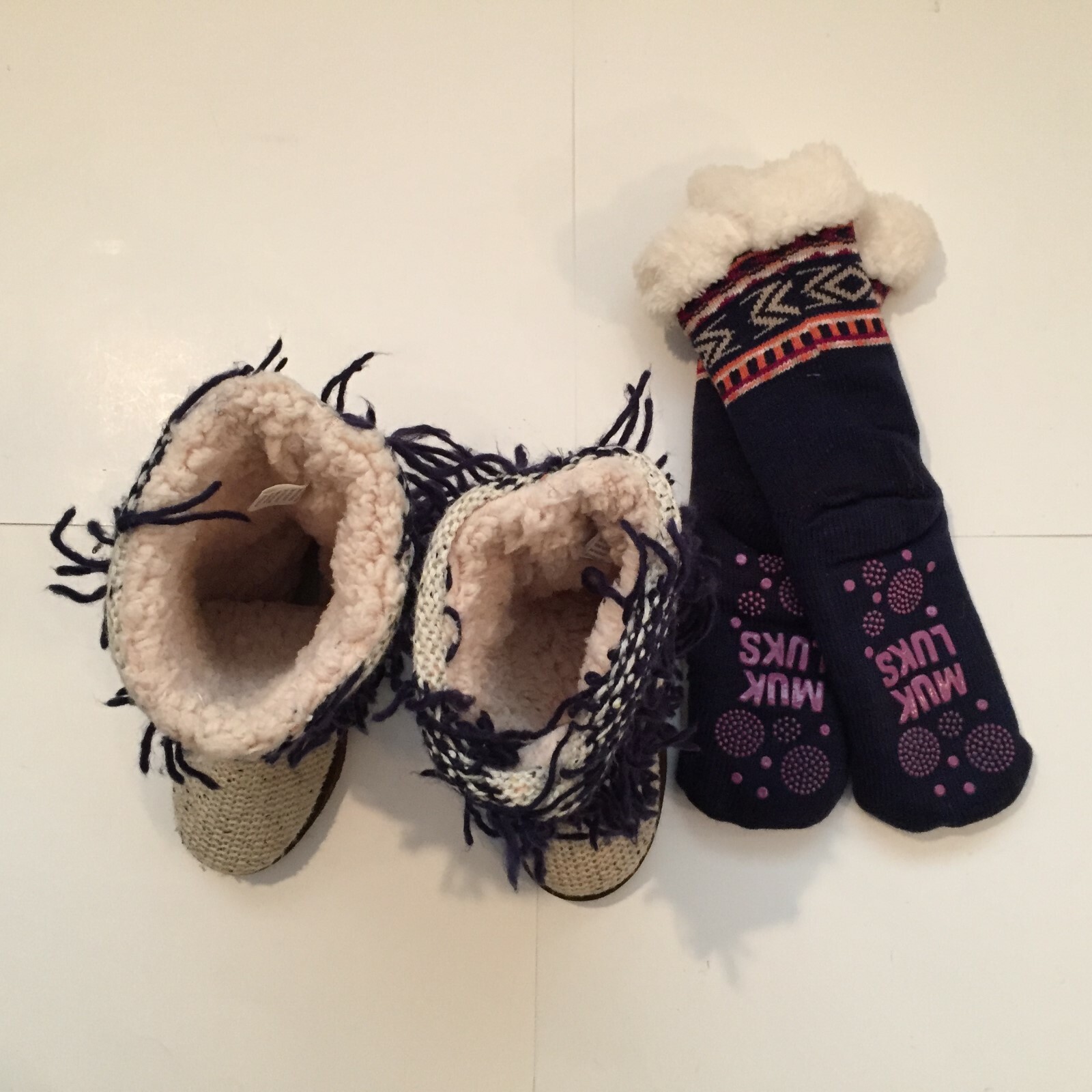 Womens MukLuks Lot Indoor/outdoor slipper boots & slipper sox Sz 6 EUC ...