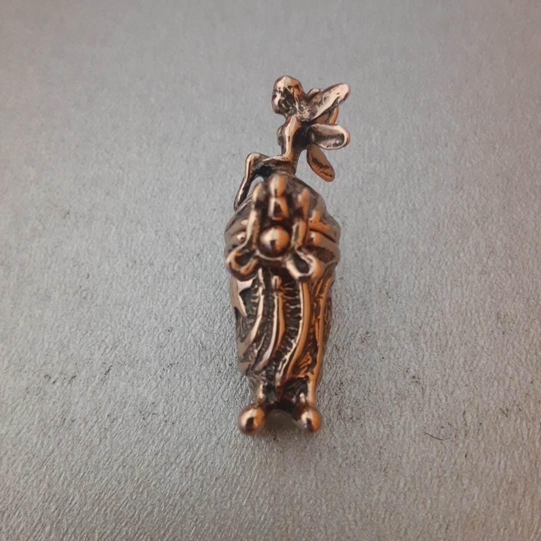 Rare 1994 Daniel Riccio Tooth Fairy Box Pendant - Gem