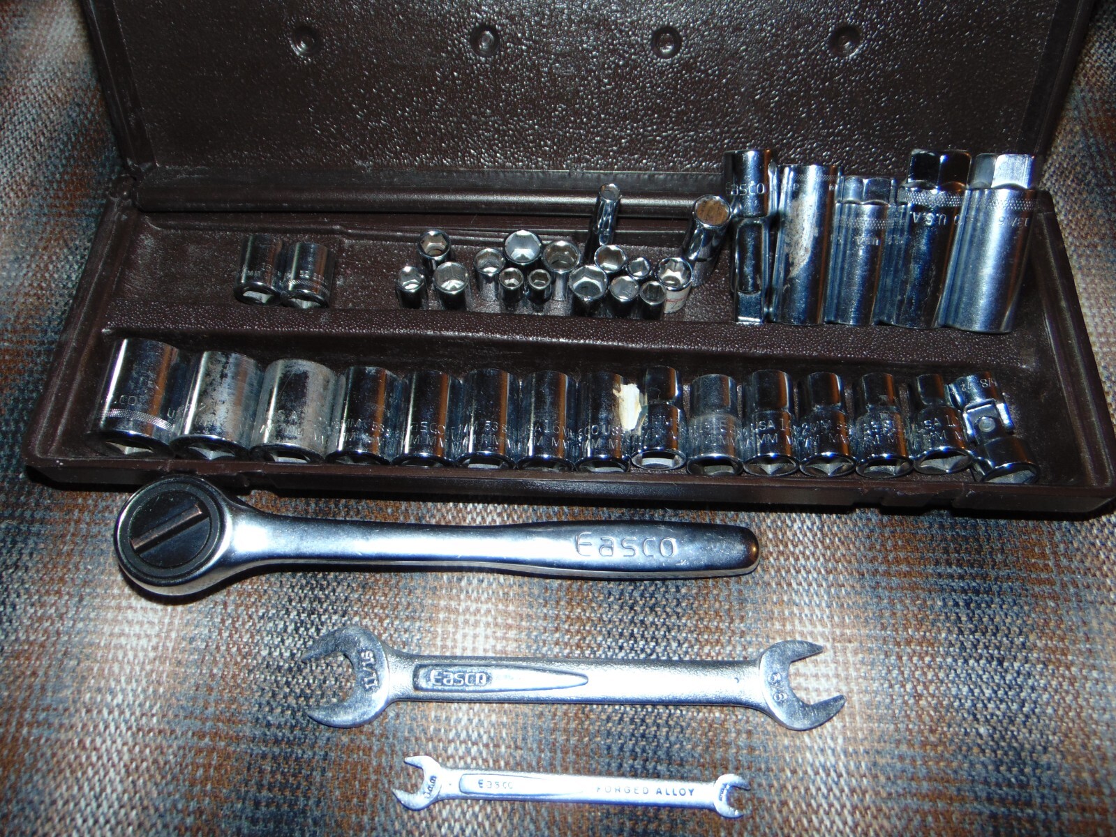 Vintage Easco 42 Piece 1/2 3/8 1/4 Drive Metric Standard SAE Socket Set ...