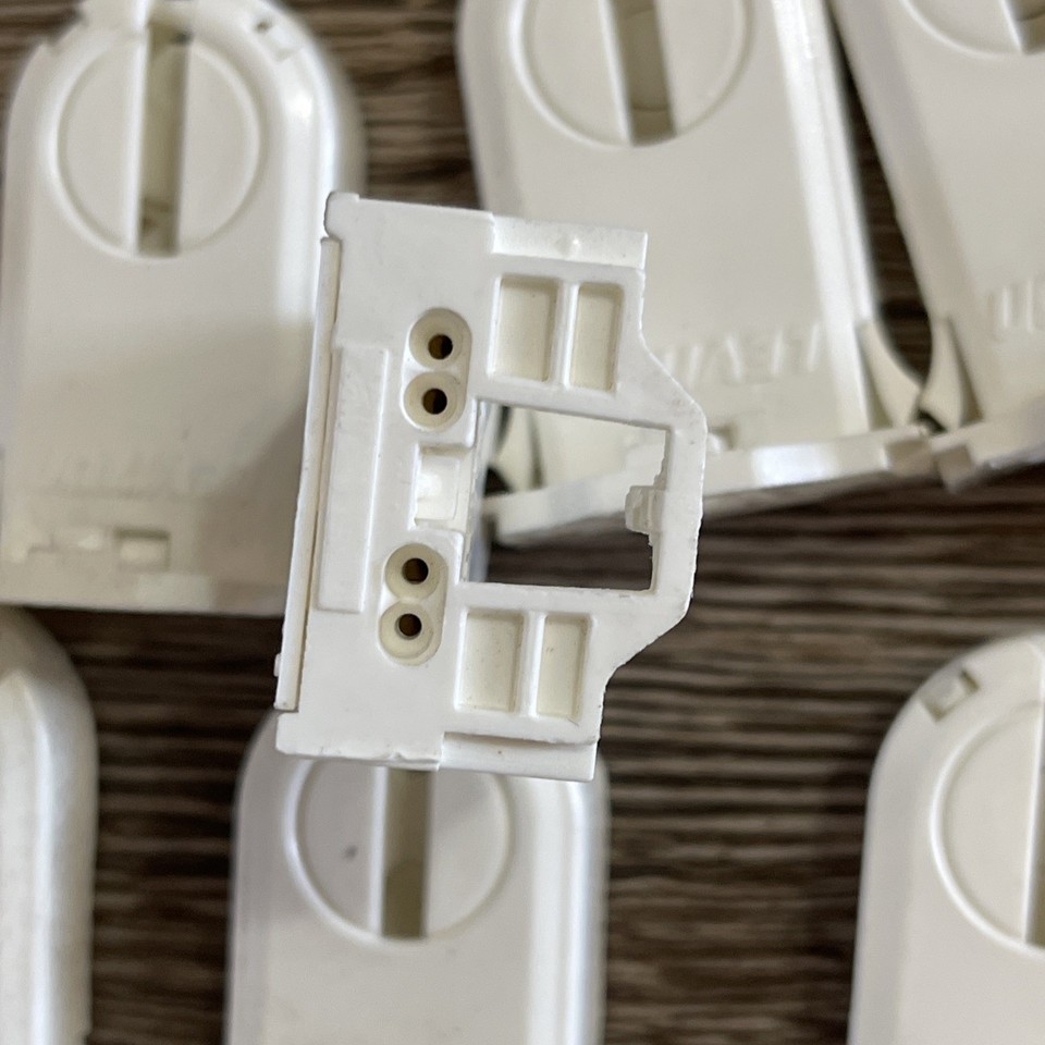 Leviton Tombstone T8 / T12 Turn-Type LED Lamp-Lock Non-Shunted Bi-Pin ...