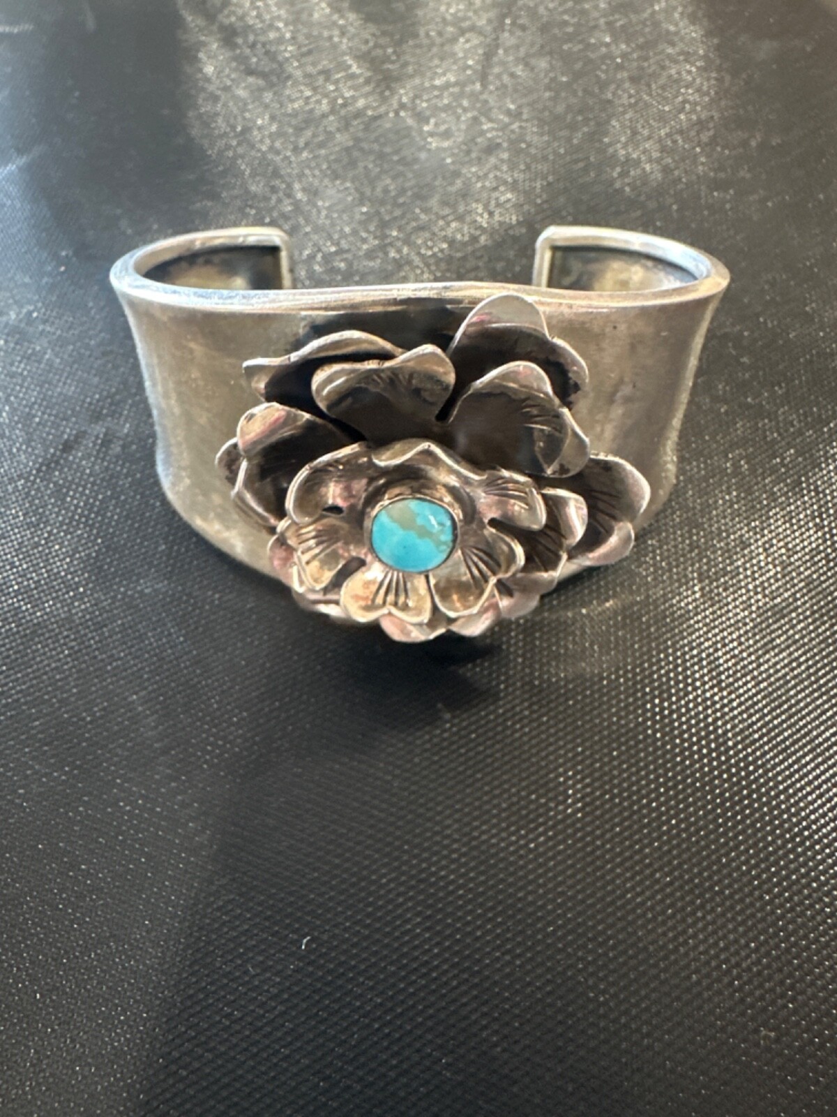 Native American CHIMNEY BUTTE Flower turquoise sterl… - Gem