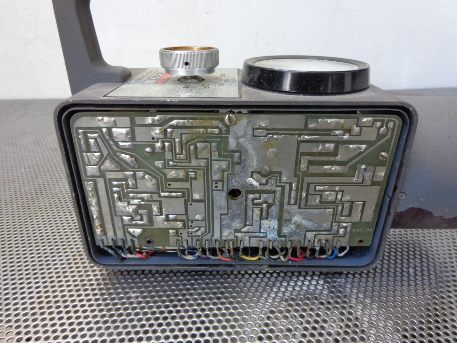 VICTOREEN 440 RADIATION CONTAMINATION SURVEY METER UNTESTED AS-IS | eBay