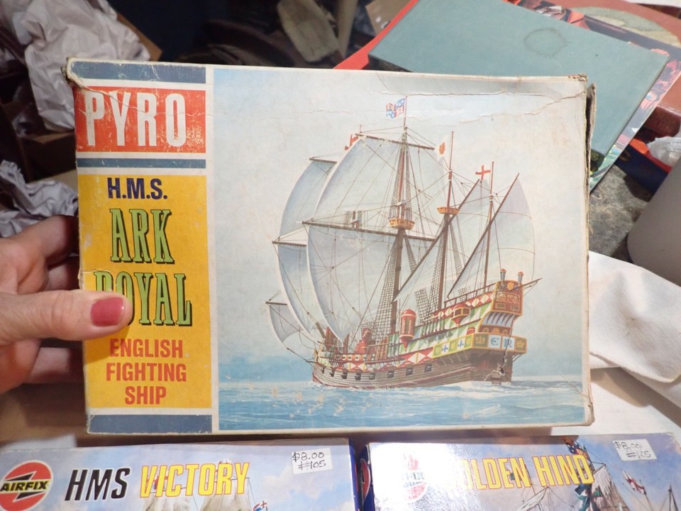 Vintage 1965 PYRO HMS ARK ROYal ENGLISH FIGHTING SHIP B251-125 & 2 AIR ...