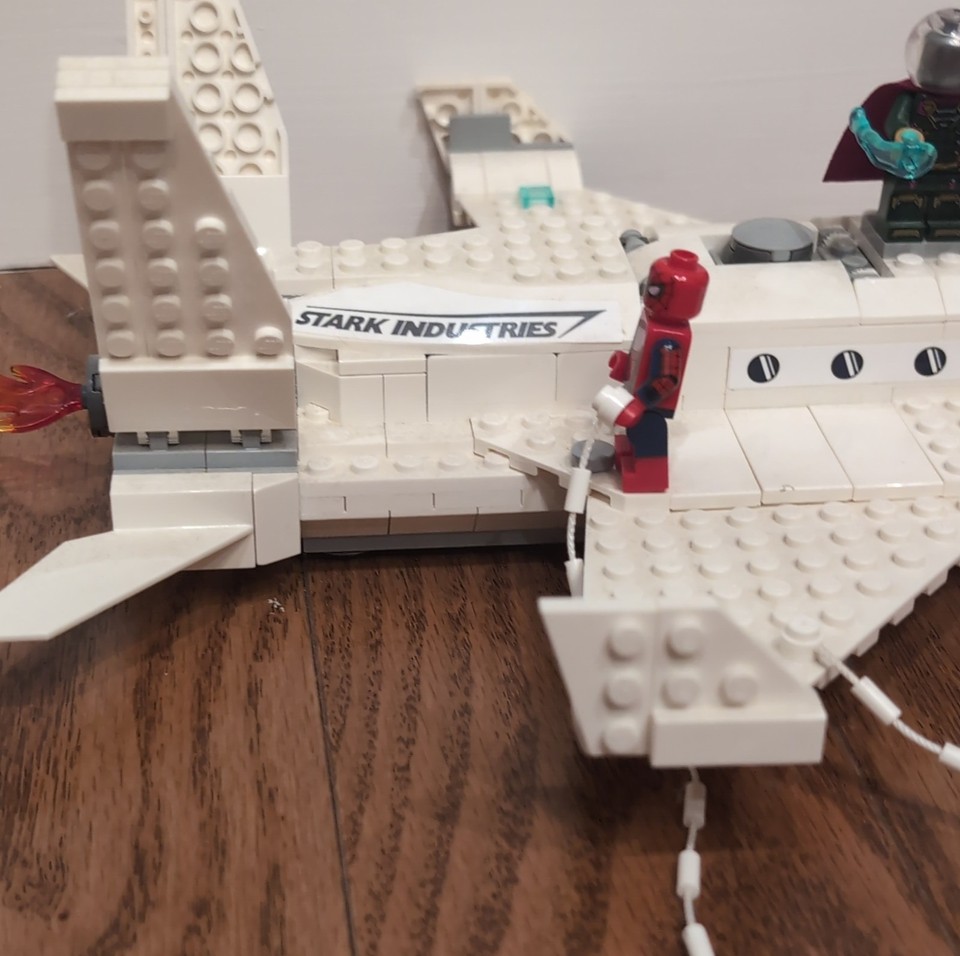LEGO MARVEL: Stark Jet & Drone Attack (76130) Spider-Man Far From Home ...