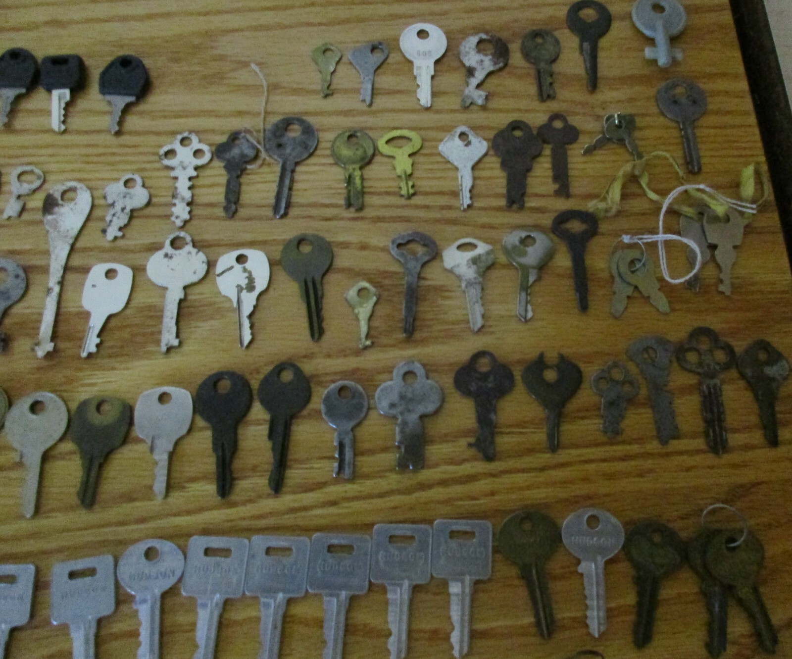 Vintage & Contemporary Lot of 287 Keys GM Ford Corbin ILCO HMP Hurd ...
