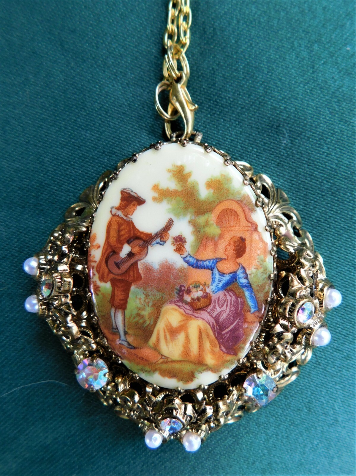 Large Vintage Colonial Couple Scene W Rhinestones Pen… - Gem