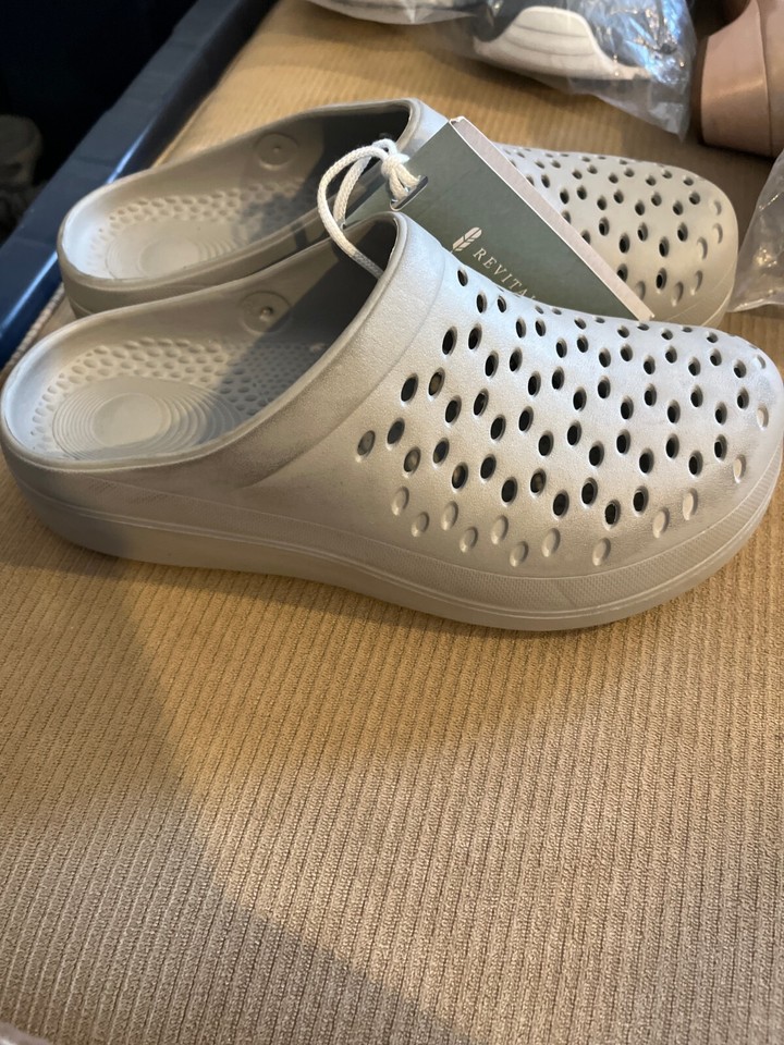 Revitalign Orthotic Women’s NWT’s Perforated Recovery Fusion Vitality ...