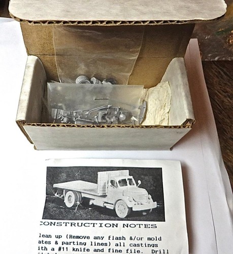 Ivers Engineering Flatbed Truck Reo 1951 "Gold Comet" V8 2 axle chassis ...