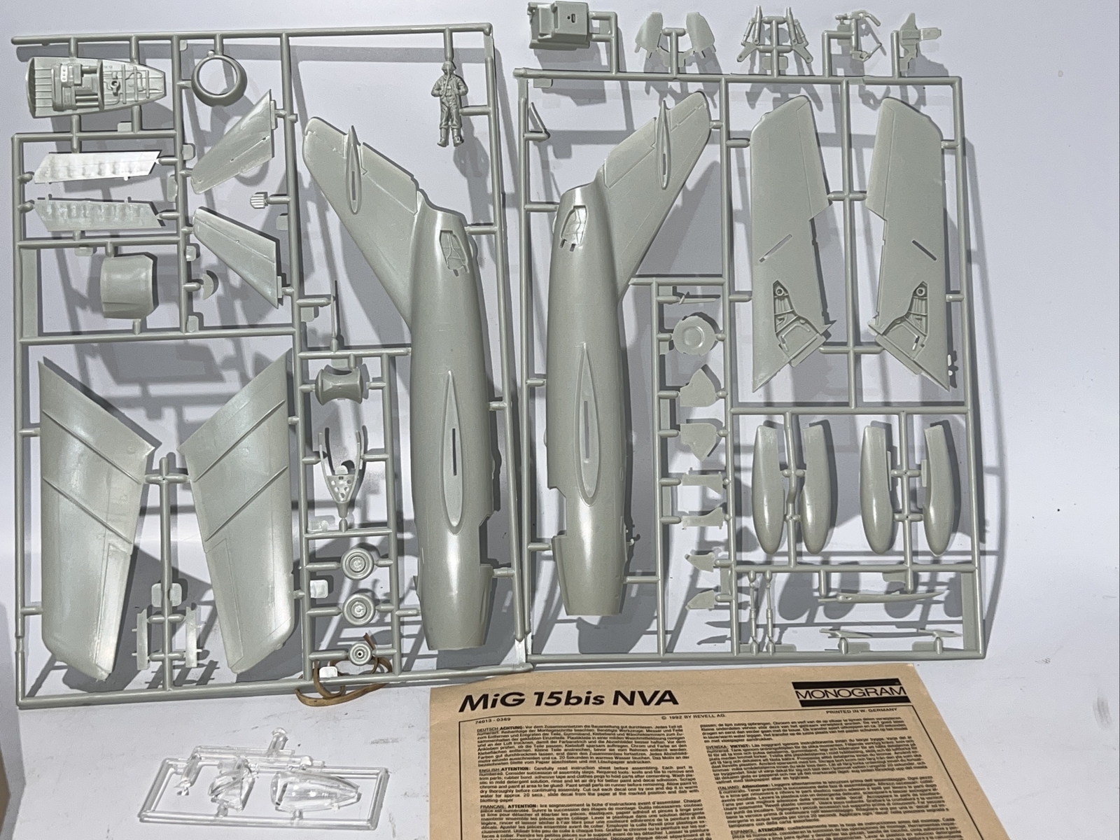 Monogram 1/48 F-8 Crusader Aircraft Plastic Model Kit Jet Fighter 5826 ...