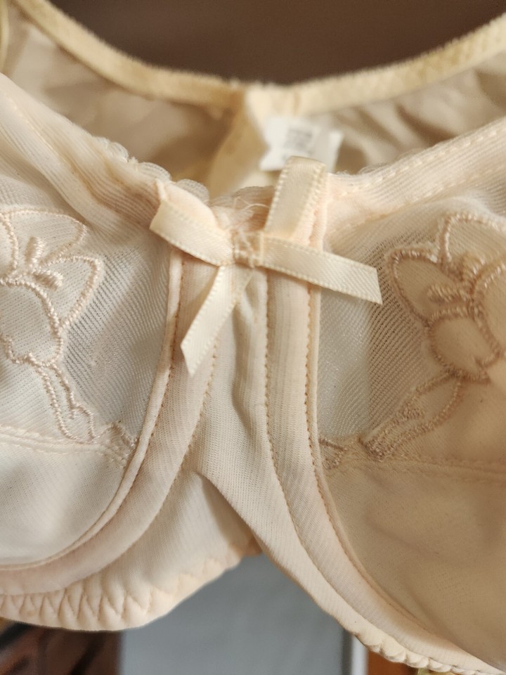 NWT Bali 40B Flower Beige Underwire Bra | eBay