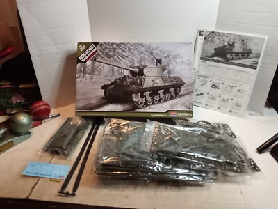 ACADEMY 13501 M36/M36B2 “BATTLE OF THE BULGE” MODEL KIT-NIB-1/35 SCALE ...