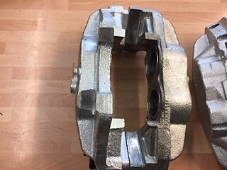 Land Rover Defender Front Brake Calipers With Pins & Bolts for Vented ...