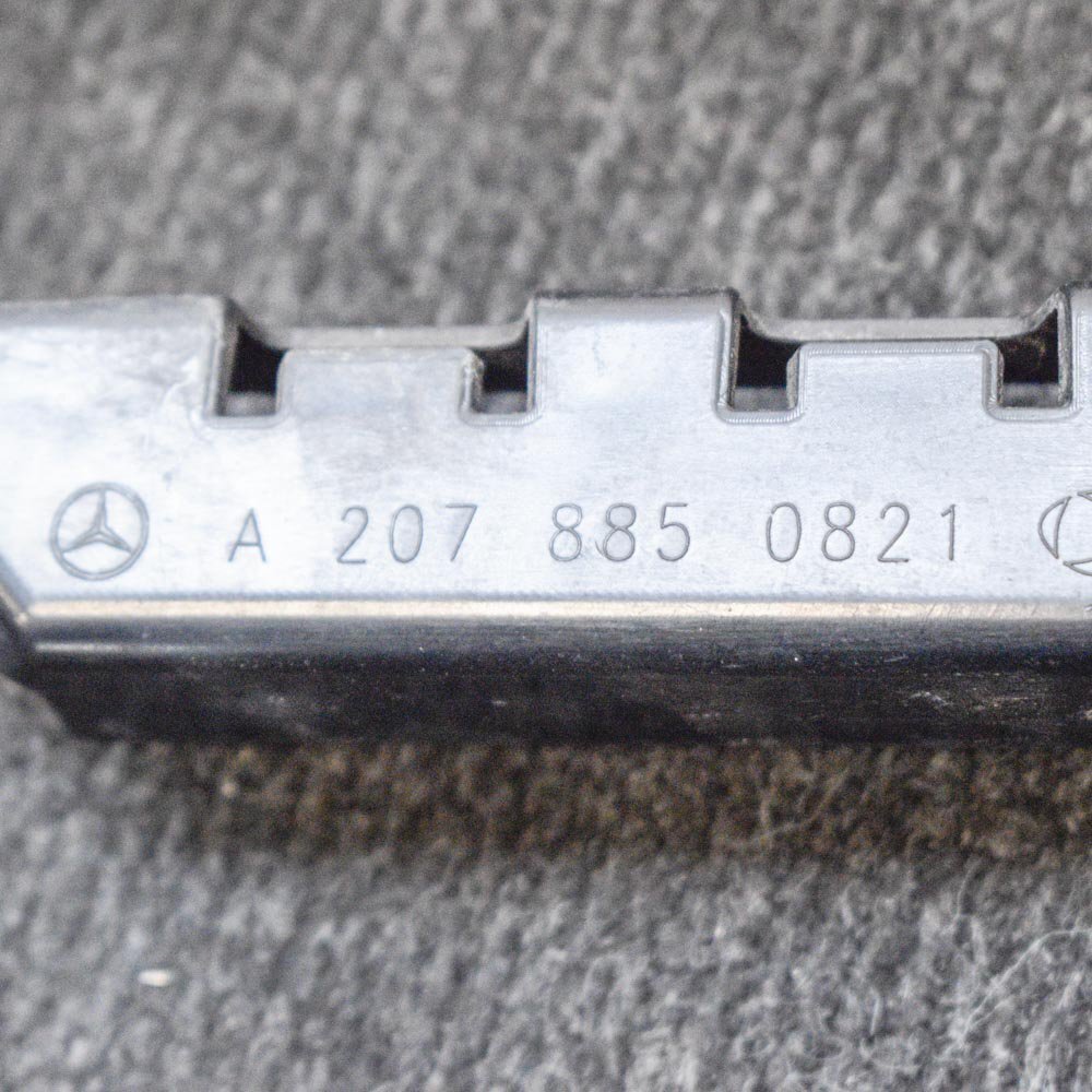 MERCEDES-BENZ E Cabrio Paraurti Posteriore Supporto Staffa A207 ...