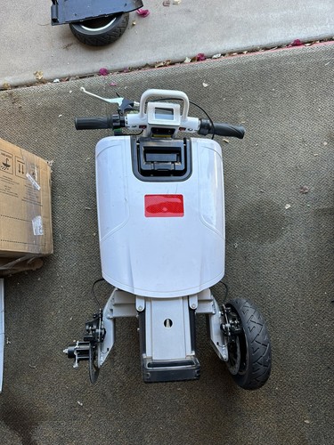 Roo Transfoldable elctro mobile Model number SL-A1712 (OPEN BOX) Over ...