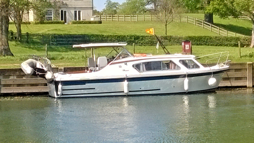 Seamaster 27 cabin cruiser boat with her Thames 35ft mooring | eBay UK