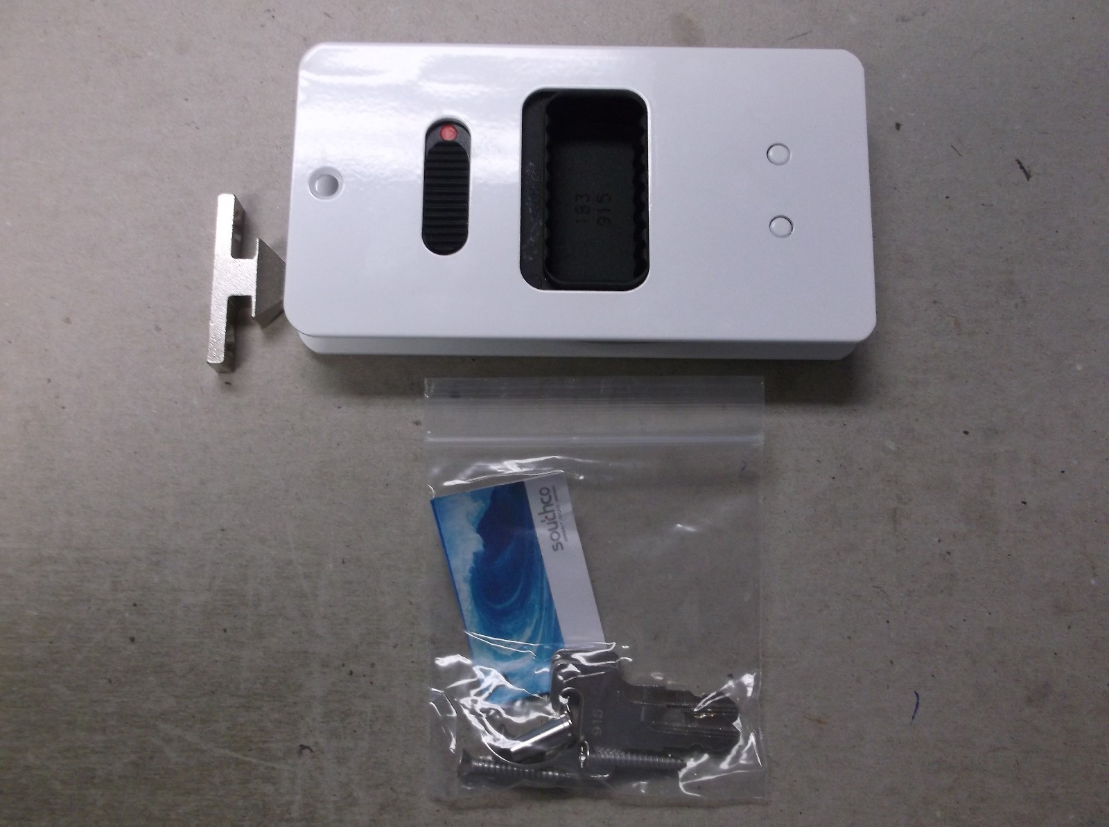 Boat Parts NEW OEM CROWNLINE BOAT HEAD CABIN SLIDING DOOR LOCKING LATCH ...