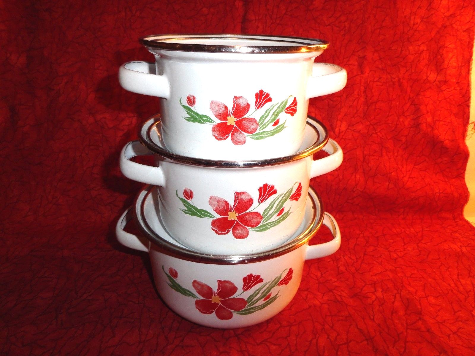 SET OF 3 VINTAGE FLOWERED COVERED ENAMEL PANS ~ BEAUTIFUL ~ EXCELLENT ...