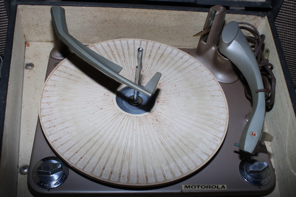 1950's Motorola Stereophonic Golden Voice Record Player Portable ...