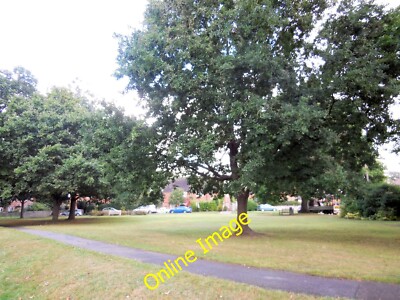 Photo 6x4 Oaklands, Ardingly Small village green next to the Oak public ...