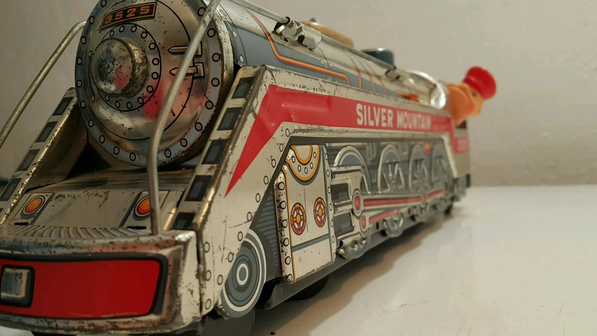 Vintage Tin Train, battery operated tin train, collectible train - glwec.in