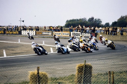 Jim Wells Yamaha leads Gerard Choukroun Yamaha 1976 Motorcycle Racing ...