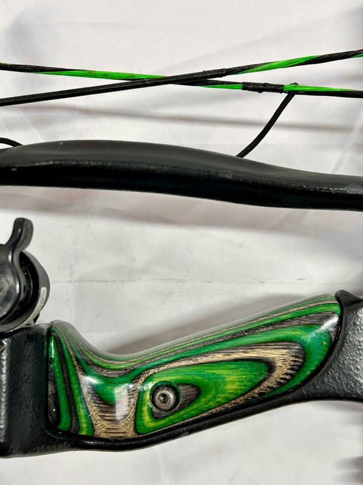 (Lefthand) Hoyt Carbon Spyder 3 Compound Bow RH 50–60# 29" DL – w/ Hoyt ...