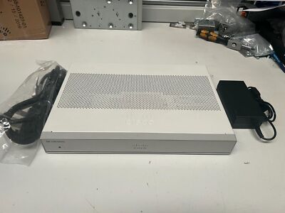 Cisco C1117-4PWE + SL-1100-4P-SEC + SL-1100-4P-APP License Wi-Fi router ...