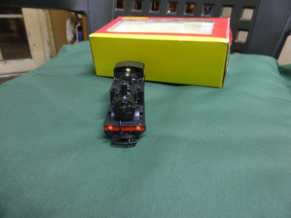 Hornby Dcc fitted 14xx in B R Black livery Tank Loco '1466 (Runs on DC ...