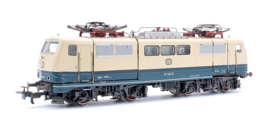 MARKLIN 'HO' GAUGE DB BLUE/CREAM CLASS BR 111 043-6 ELECTRIC LOCOMOTIVE ...