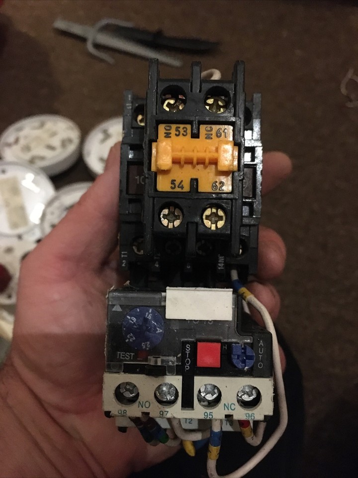 Telemecanique LC1 D093 Contactor 4kW 380v COIL: 240v 50Hz (LC1D093 ...