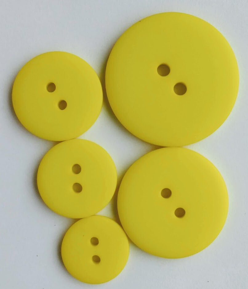 MATTE 15mm, 18mm, 20mm, 25mm, 30mm ROUND 2 HOLES PLASTIC BUTTONS | eBay UK
