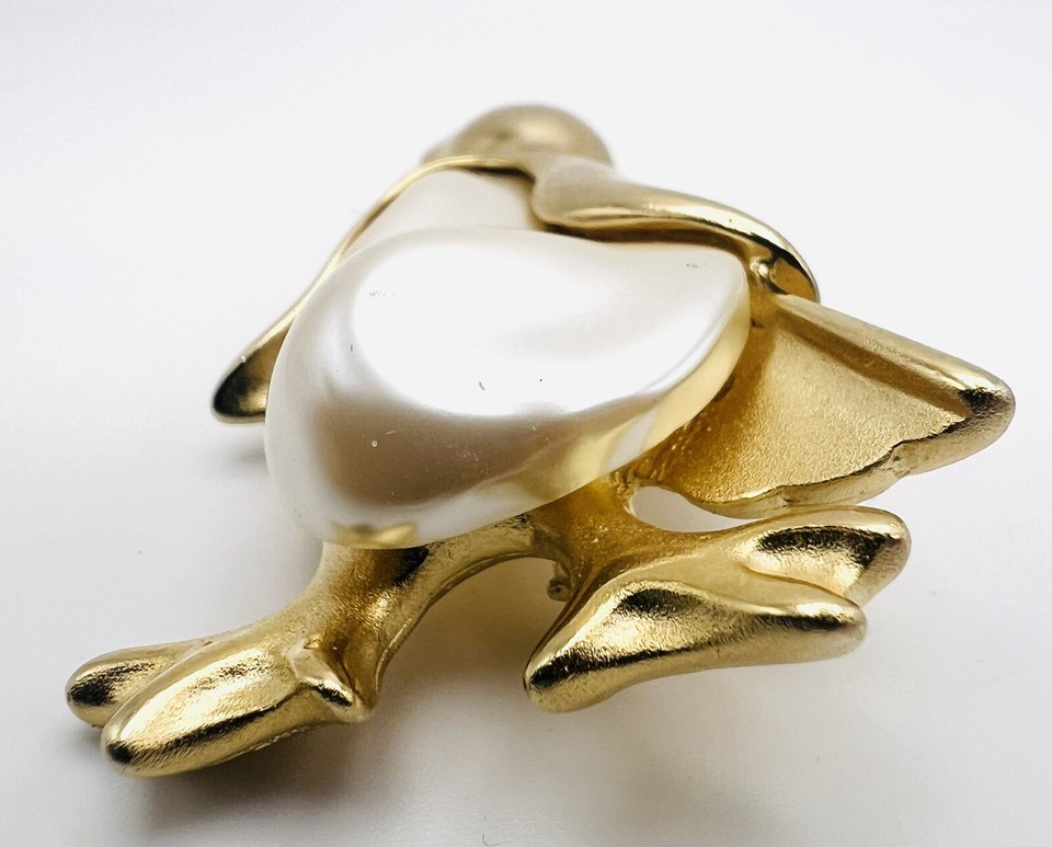 Vintage Marvella Penguin Faux Pearl Gold Tone Brooch Pin | eBay