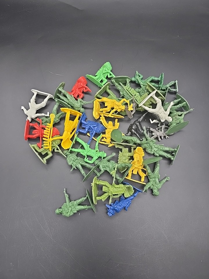 34 Vintage Plastic Army Men Cowboys Indians Ninjas LOT BUNDLE MIXED Toy ...