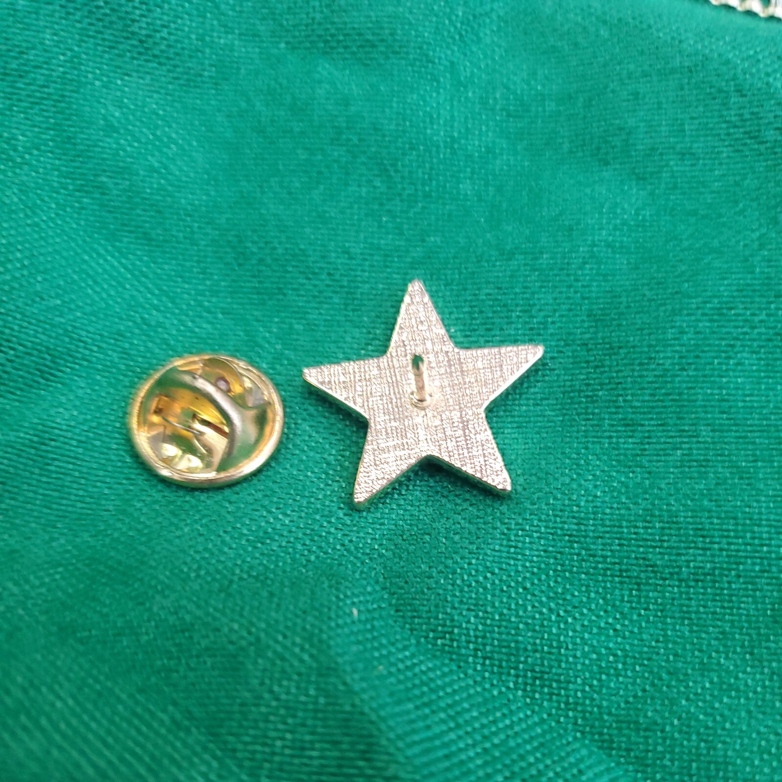 34Ap We Care MVH.S.B. Gold Toned Colored Stone Star Shaped Lapel Hat ...