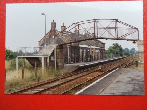 PHOTO BRANDON RAILWAY STATION 1994 SUFFOLK VIEW OF DOWN PLATFORM ...