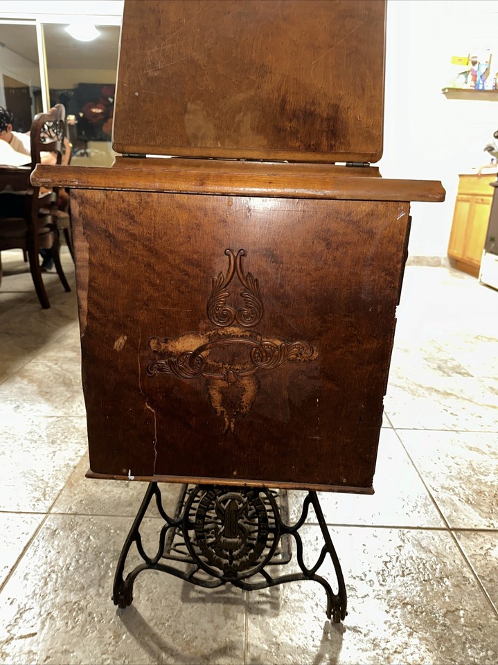 1927 Vintage Singer Sewing Machine in Table | eBay