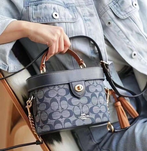 NWT Coach Kay Crossbody In Signature Chambray SO HOT! | eBay