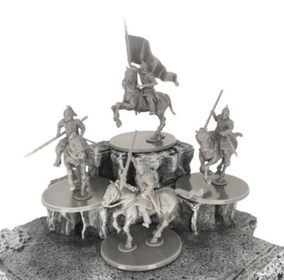 8 Riders of the Mark, Rohan Riders mounted and foot. MESBG. 3D printed ...