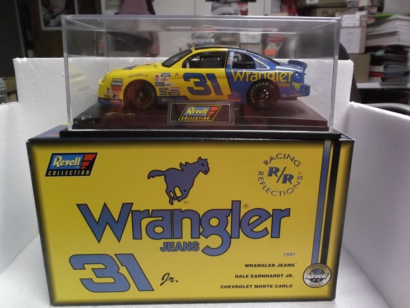 1998 REVELL DALE EARNHARDT JR. # 31 WRANGLER JEAN 1:24 | eBay