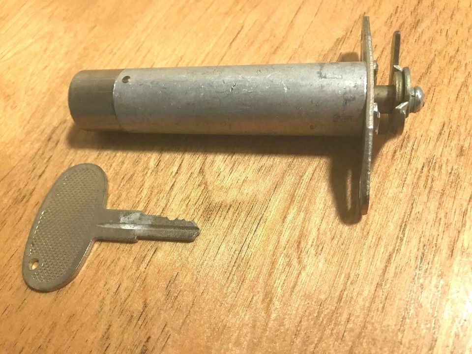 Pachislo Slot Machine Door Lock/Key 3-5/16" P Hook (See Machine List ...