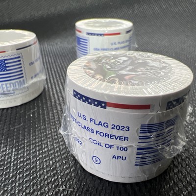 1 ROLL OF 100 USPS FIRST CLASS USPS FLAG FOREVER STAMPS 2023. Sealed ...