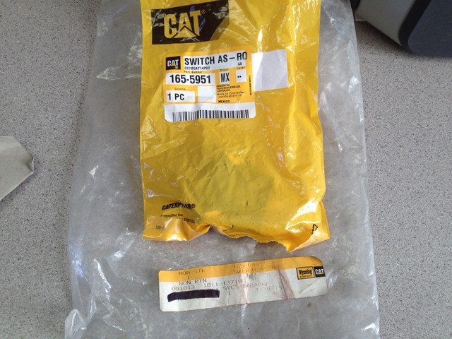Genuine OEM Caterpillar CAT 1655951 165-5951 Toggle Switch AS-RO ...