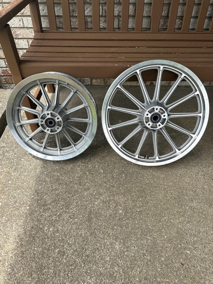 Harley-Davidson 2004 Dyna Super Glide Mag Wheels 13 spoke 19x2.15 16x3 ...