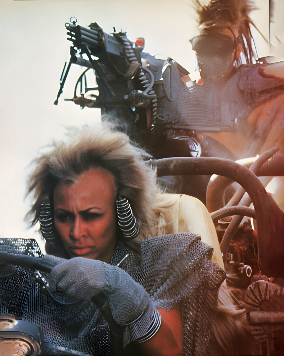 Aunty Entity Cosplay