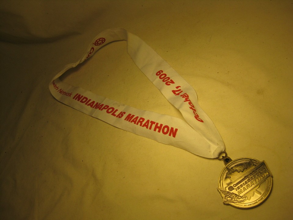 2009 Indianapolis Community Hospital Marathon Medal Medallion w ...